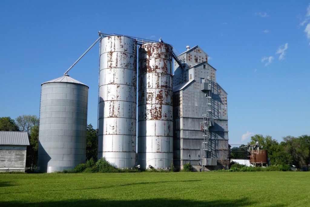 Columbian 26′ x 70′ bin – Tully Models